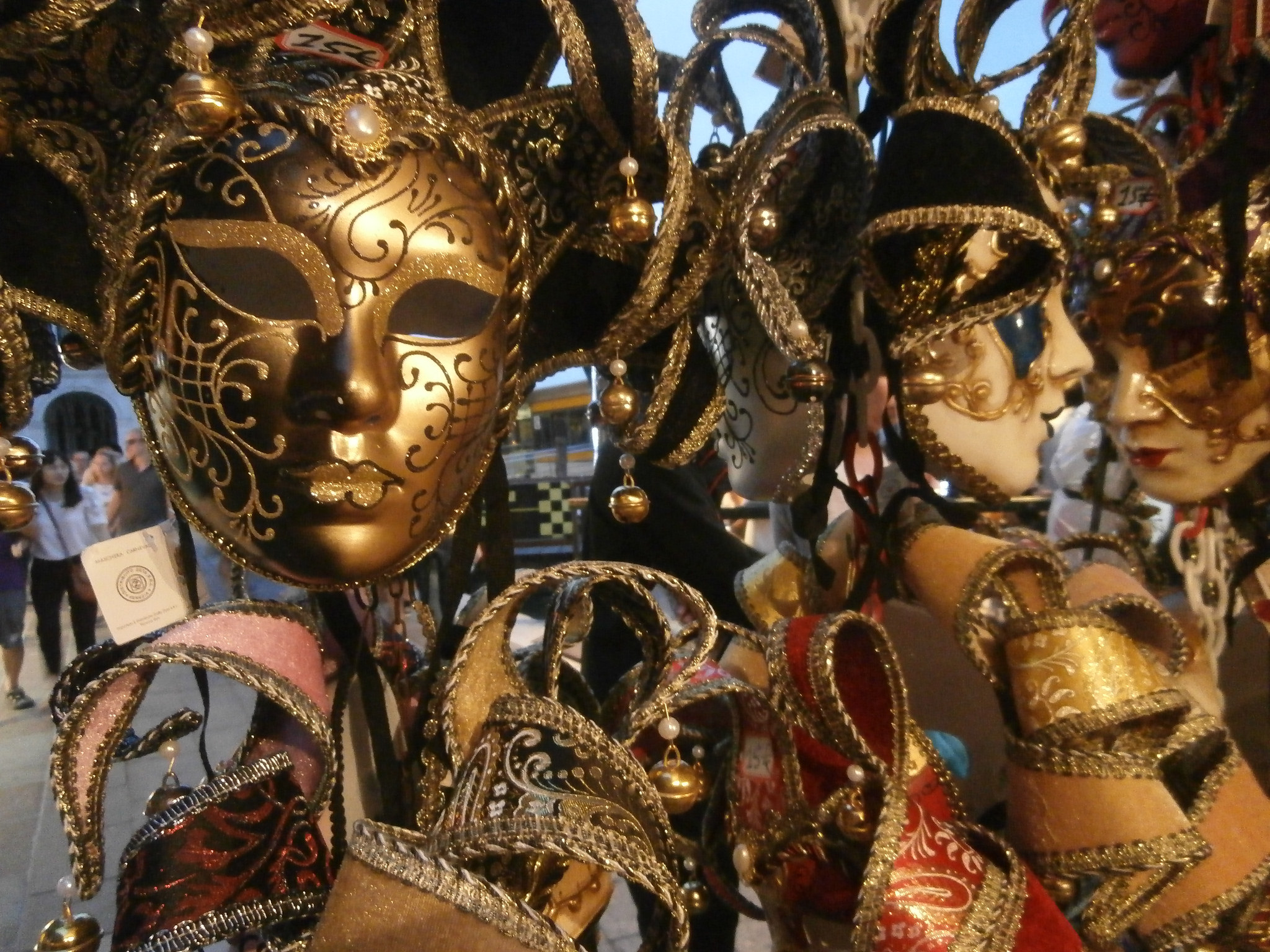 Social Media als Maskenball - Wissen, was Kommunikation bewegt